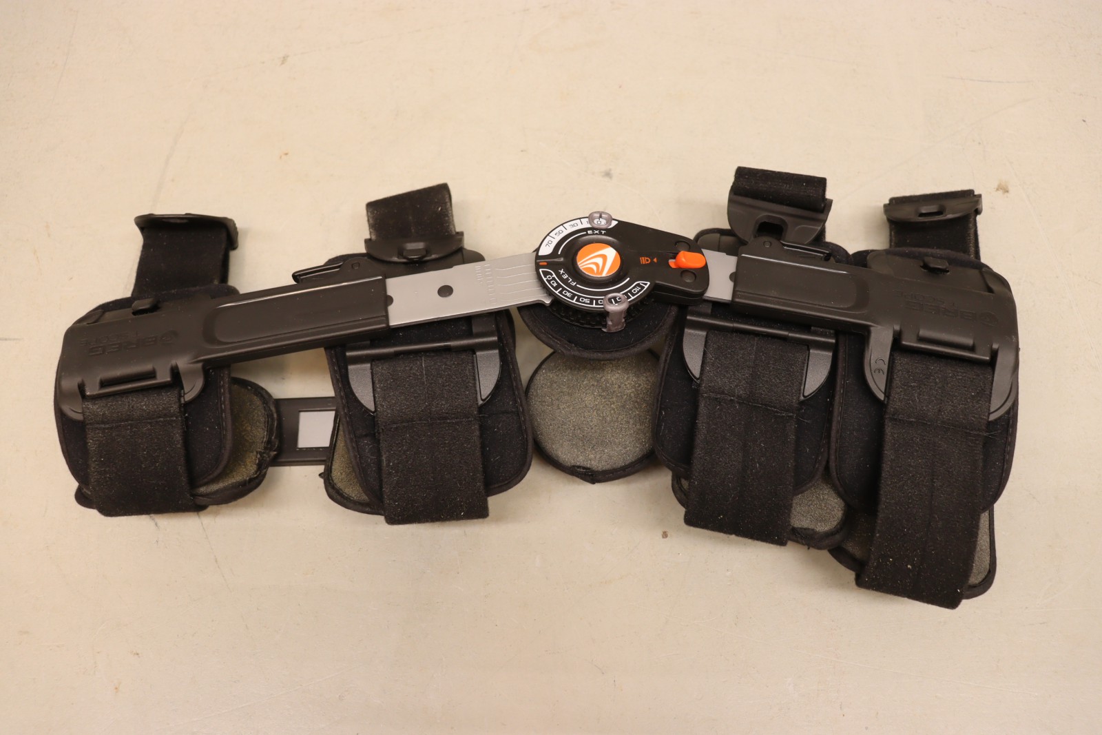 Knästöd, Breg T scope.